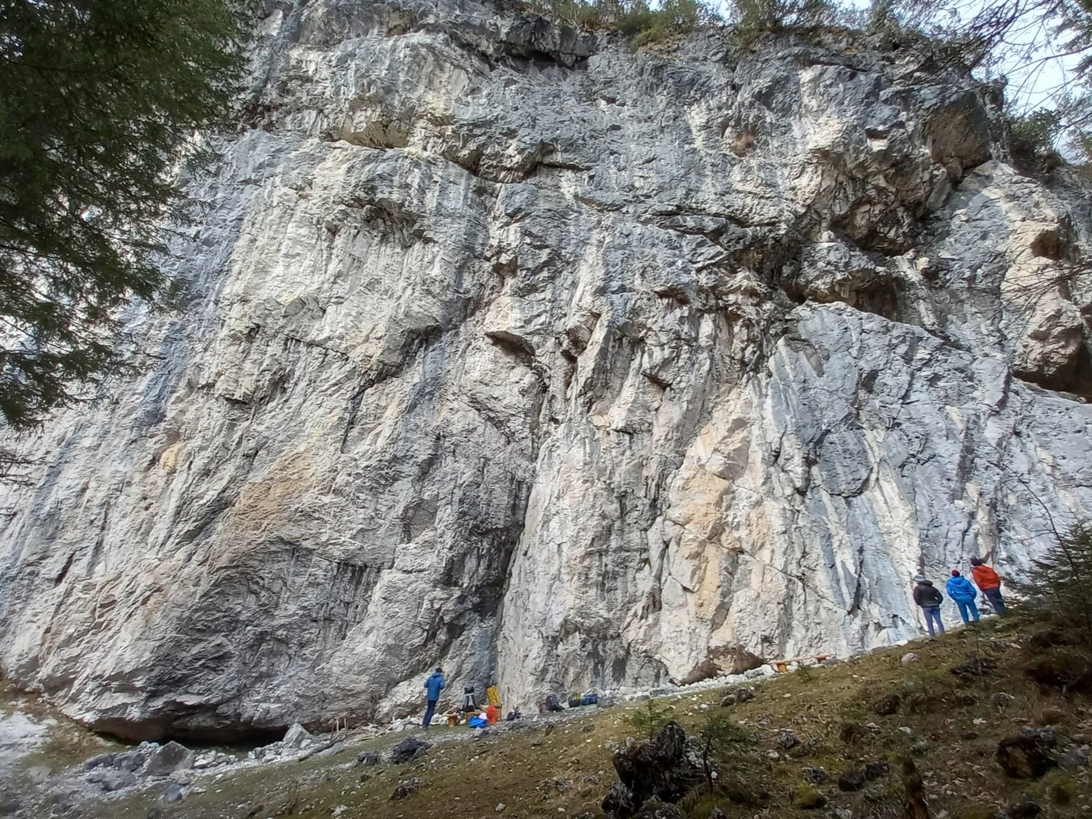 *Giornata europea dei parchi: la falesia selvaggia del Rifugio ...